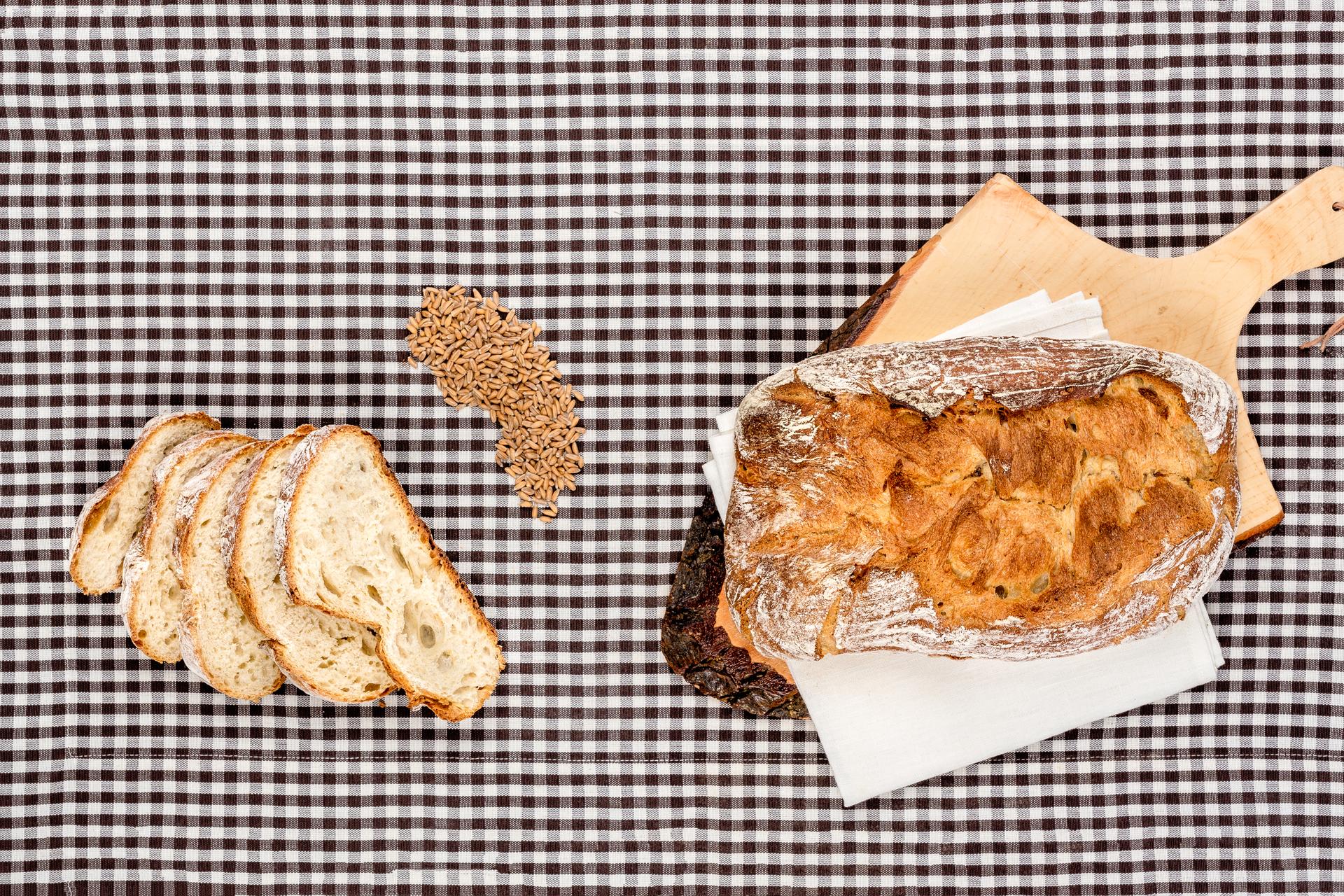 Bäckerei Kurz – 100 % Dinkel­krustenbrot - Bäckerei Konditorei Kurz